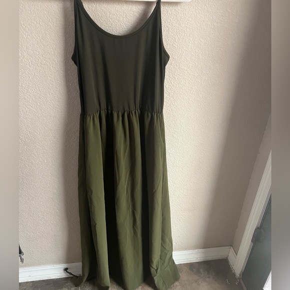 Dresses | Emery Rose Green Long Summer Dress Made Of Poly And Elastane ...